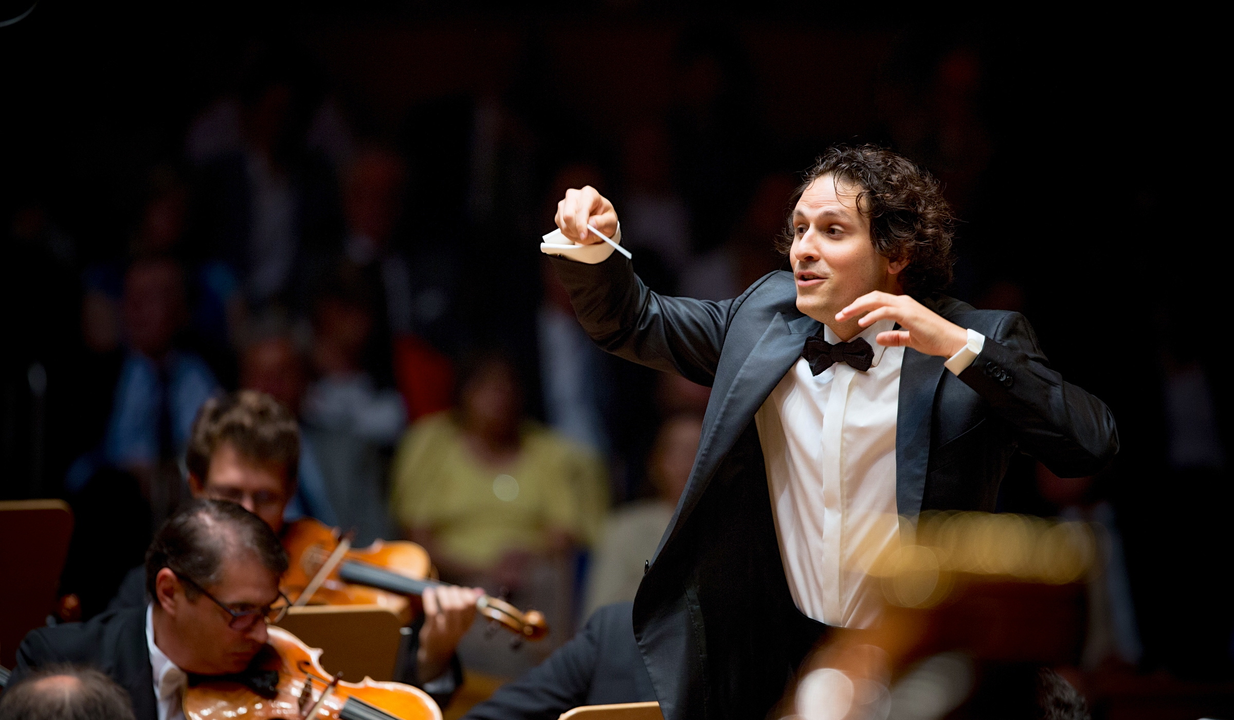 Le chef d'orchestre prodige Alexandre Bloch en concert à LA - French ...