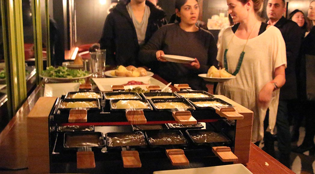 Photos: "Raclette Party" géante à 5th & Mad - French Morning US