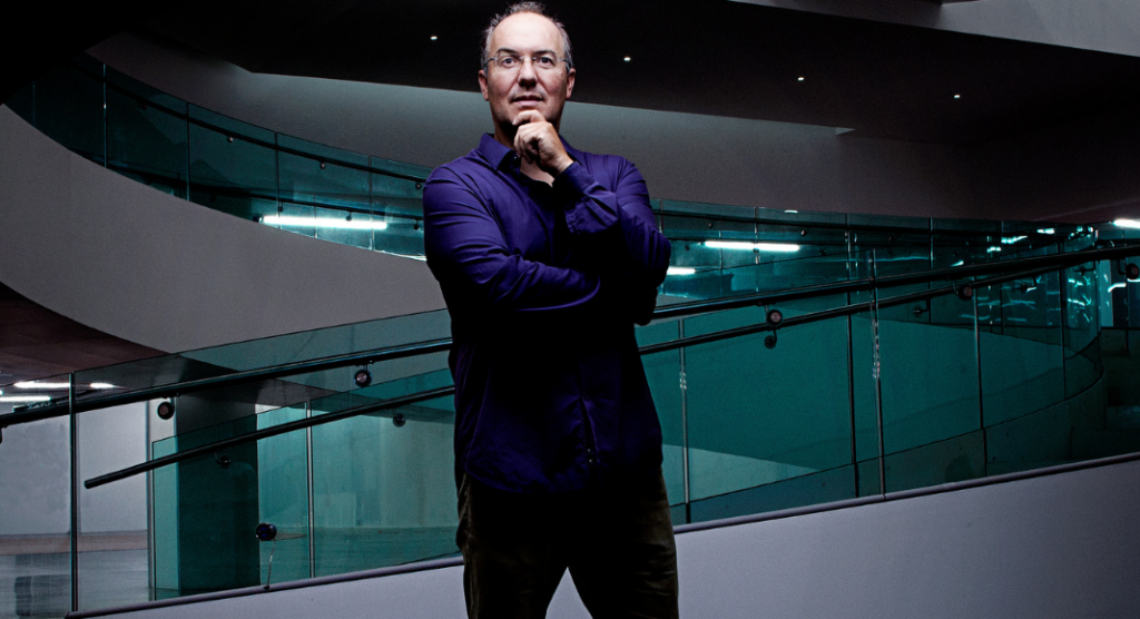 Alain Damasio raconte son immersion dans la Silicon Valley - French ...