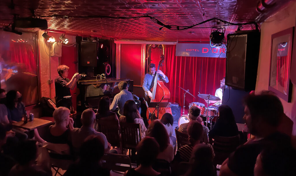 Barbès, 20 ans de «laboratoire culturel» à Brooklyn - French Morning US