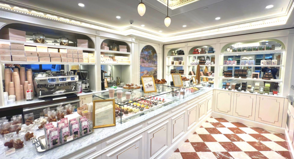 Chocolat chaud et Mont-Blanc: Un deuxième Angelina Paris à New York ...