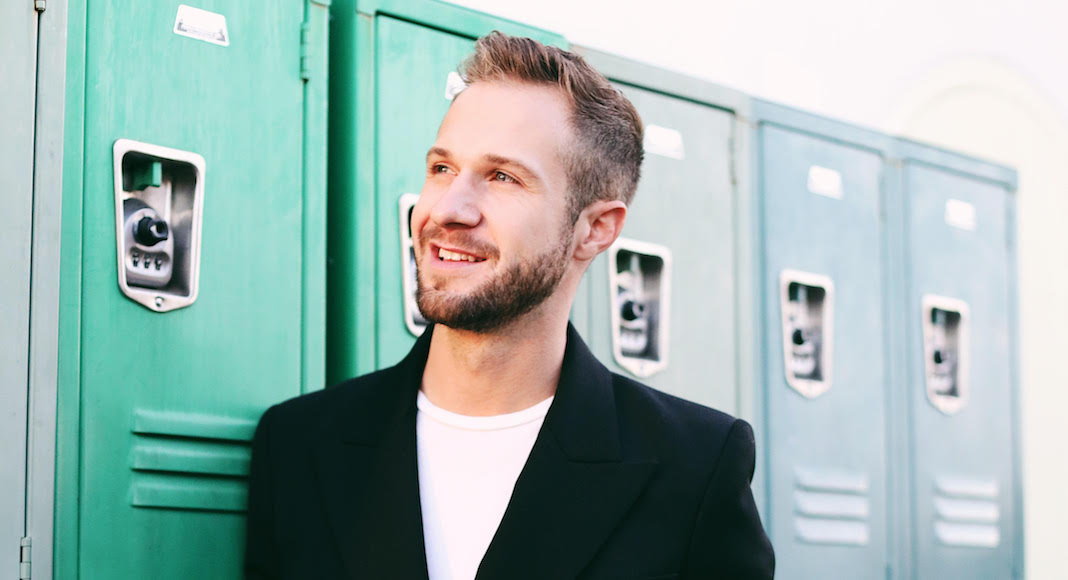 Philippe Uter, le styliste des stars, lance sa marque de mode - French ...